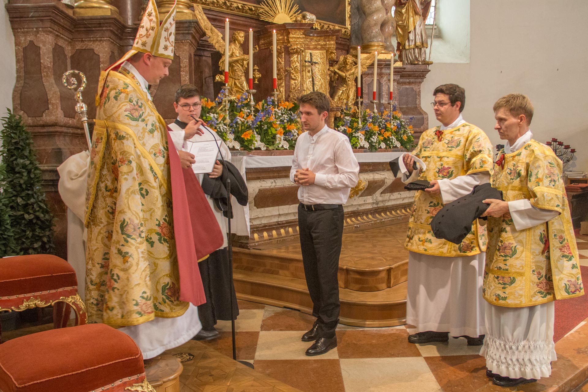 Erste Vesper zum Hochfest des Hl. Augustinus mit Einkleidung eines Novizen am 27.08.2023